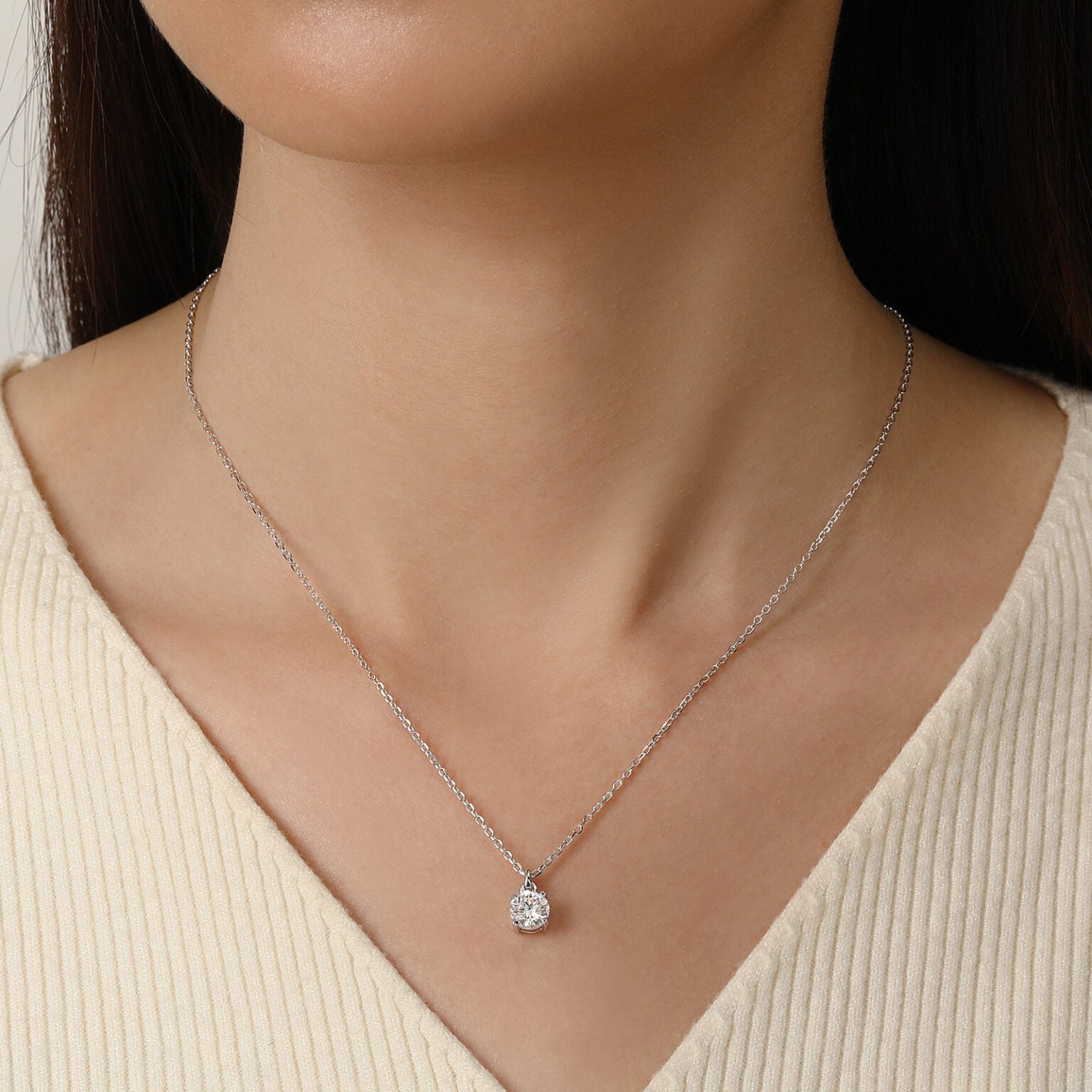 Round Cut Moissanite Solitaire Necklace With 4 Prongs